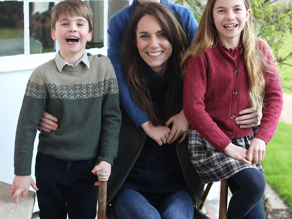 Première photo officielle de la princesse Kate depuis son opération ...