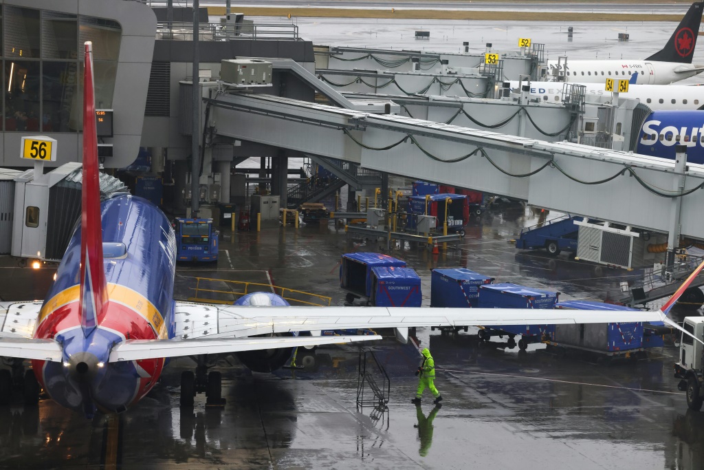 La FAA investiga un "problema del motor" en un Boeing de Southwest ...