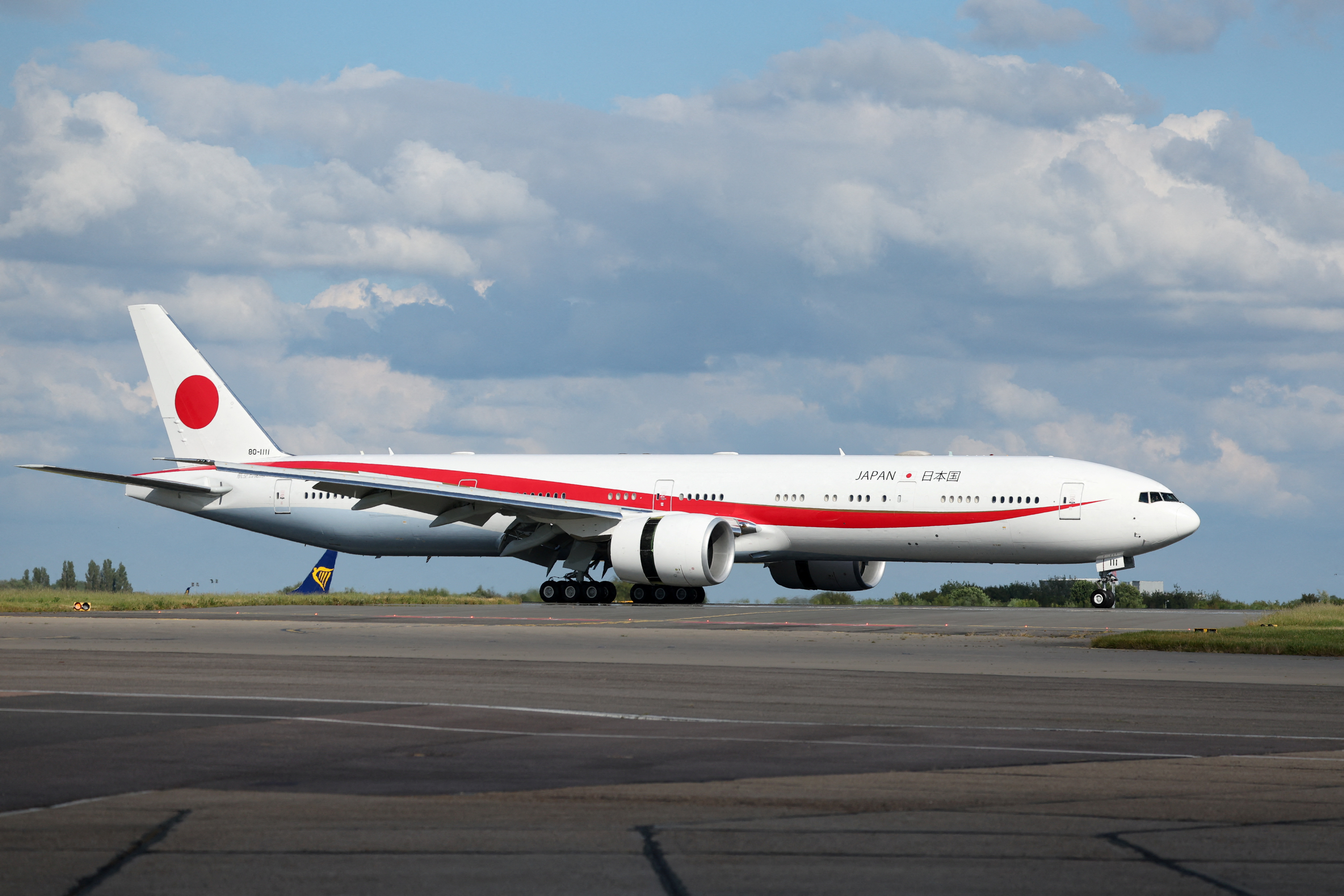 Japanese Emperor Naruhito finally begins delayed UK state visit - SWI ...