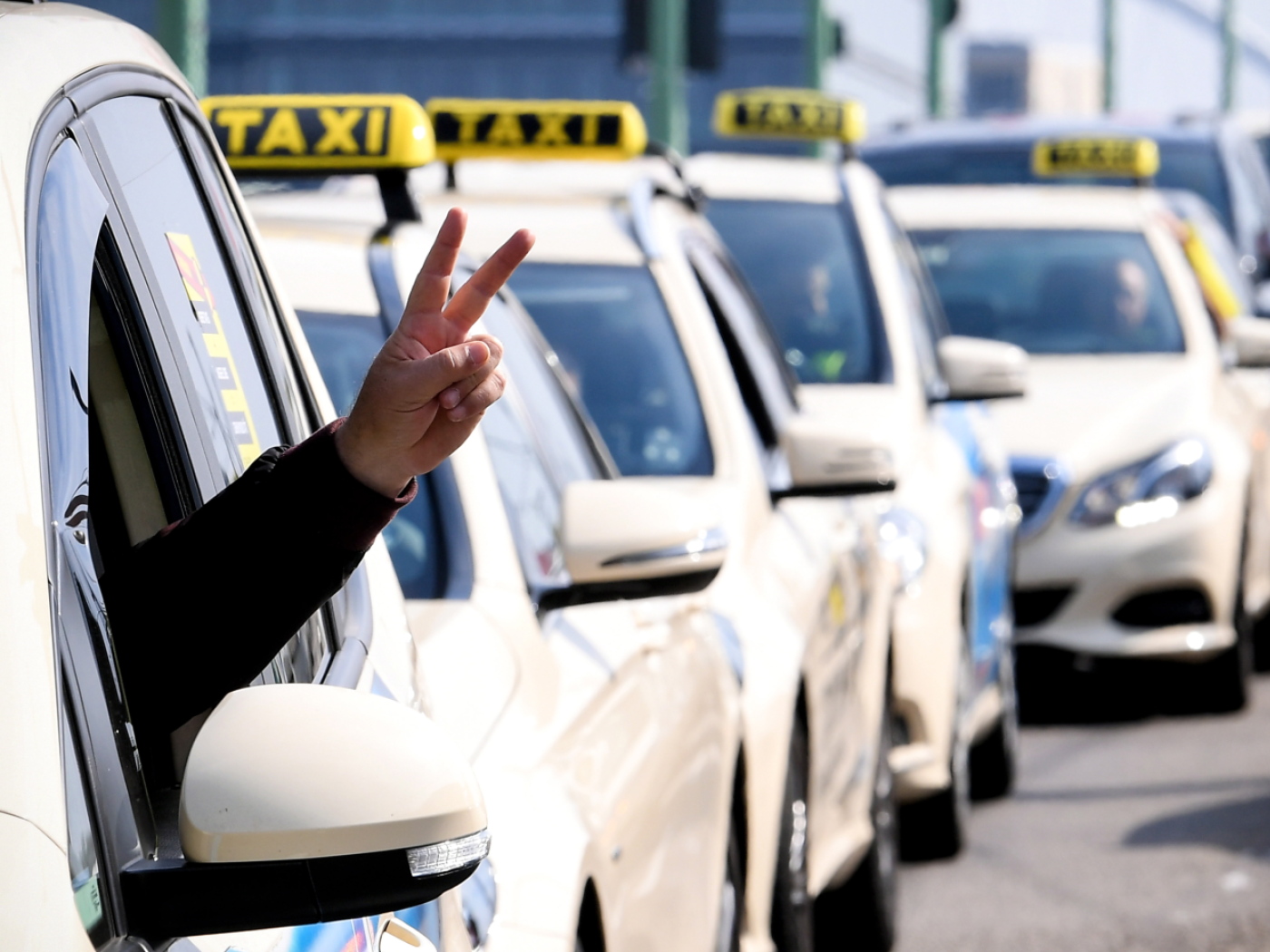 Uber kooperiert deutschlandweit mit Taxi-Unternehmen - SWI swissinfo.ch