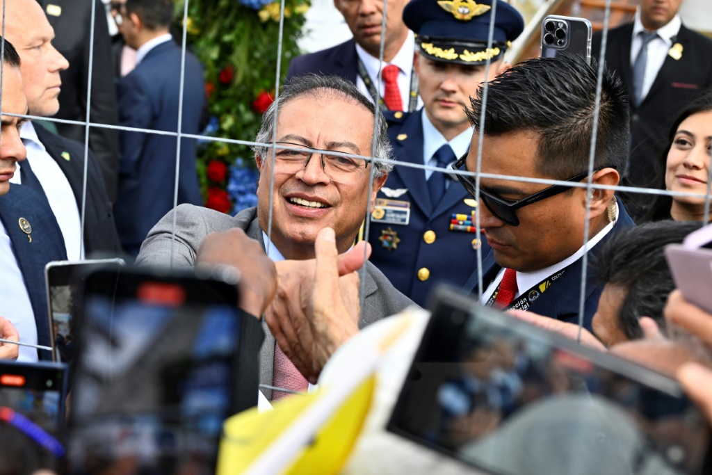 Governo da Colômbia e dissidência das Farc iniciam diálogo de paz na ...