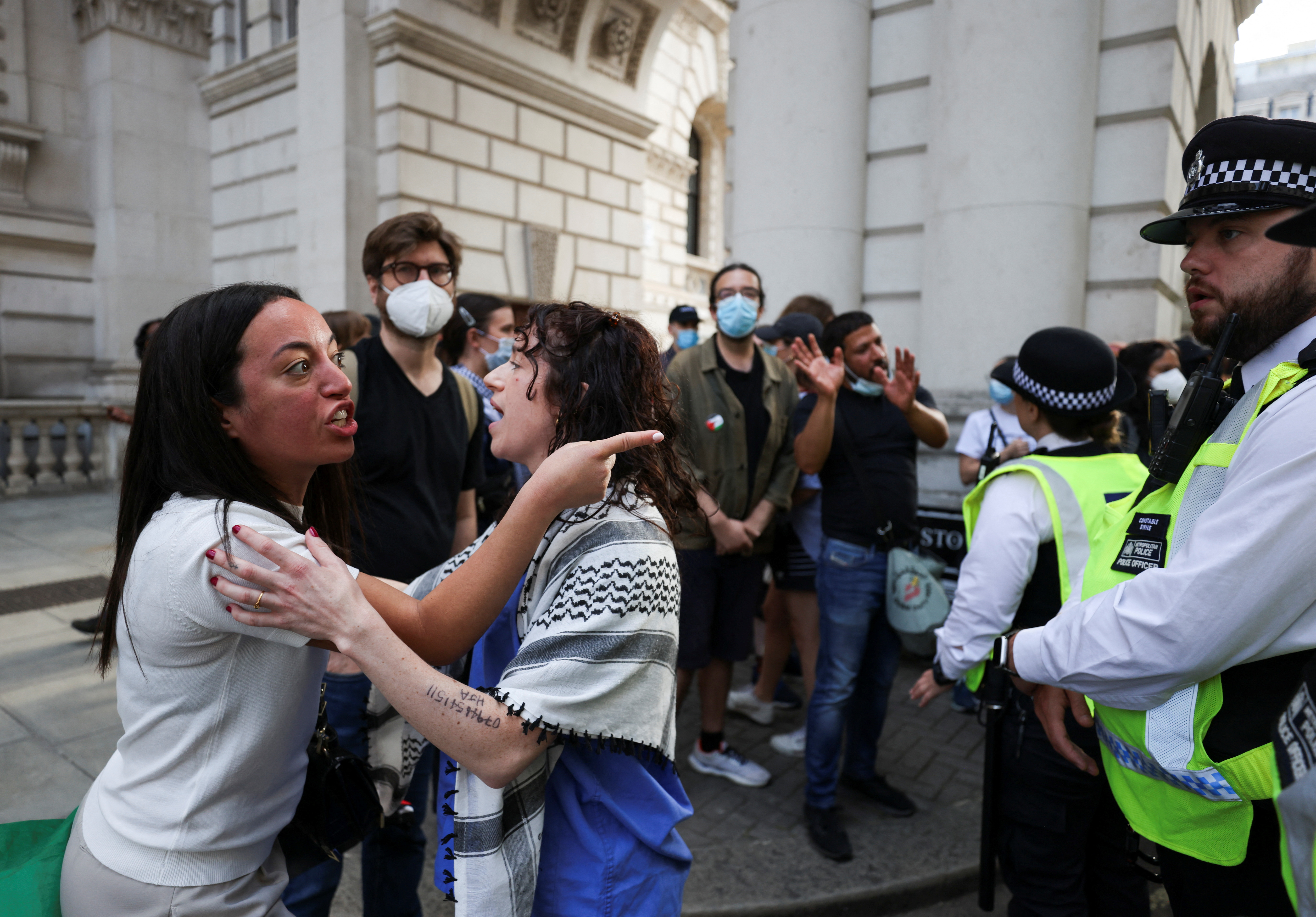 Nine arrests during London protest against Israel arms exports - SWI ...