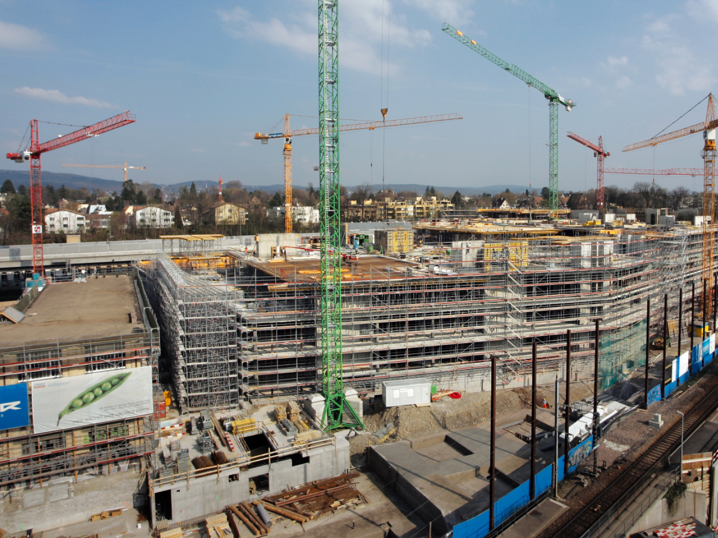 La construction ronge son frein avant une reprise dans le logement ...