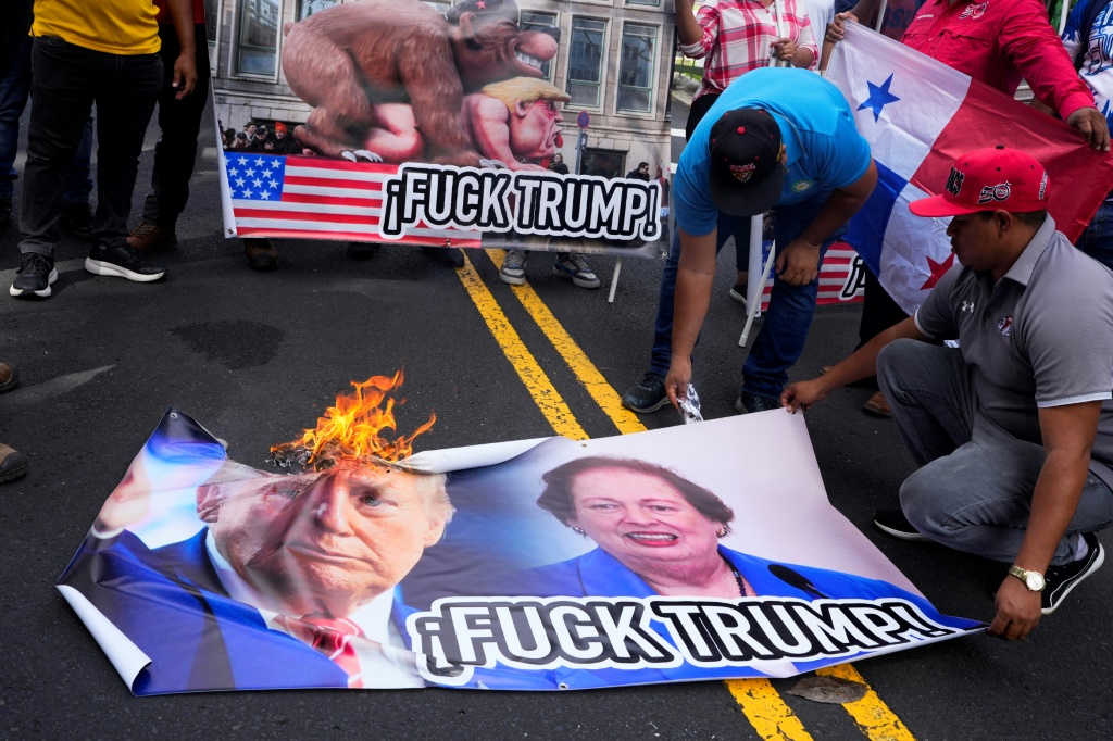 "Deja el canal": panameños protestan contra Trump ante la embajada de ...
