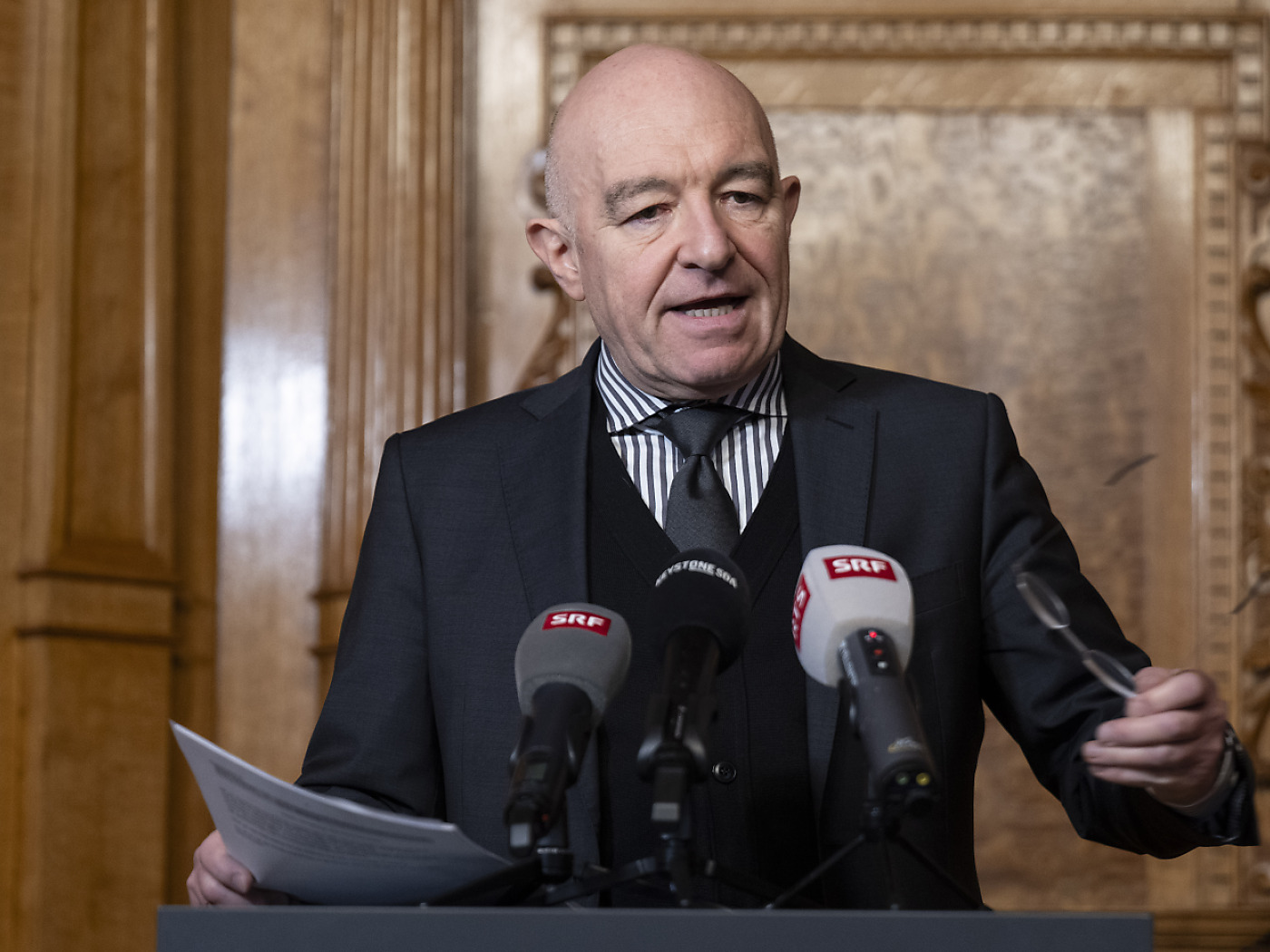 Les UDC Thomas Aeschi et Michael Graber conservent leur immunité - SWI ...