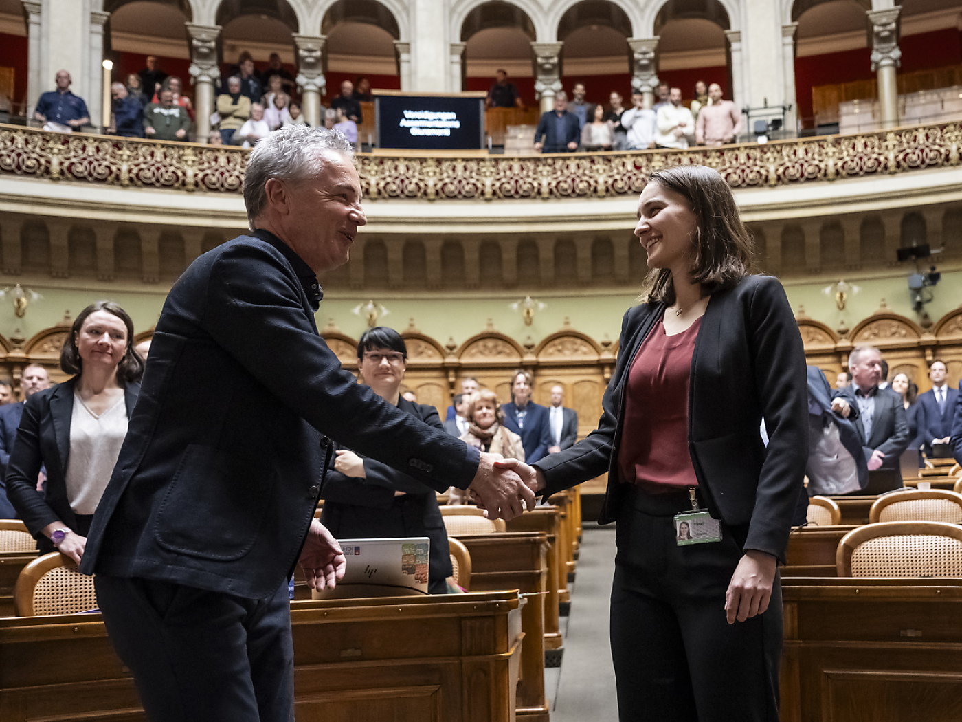 Zwei neue Nationalratsmitglieder aus dem Kanton Bern - SWI swissinfo.ch