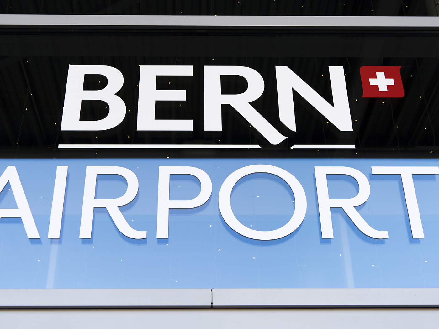 Schweizer Luftwaffe trainiert mit F/A-18-Kampfjets in Bern - SWI ...