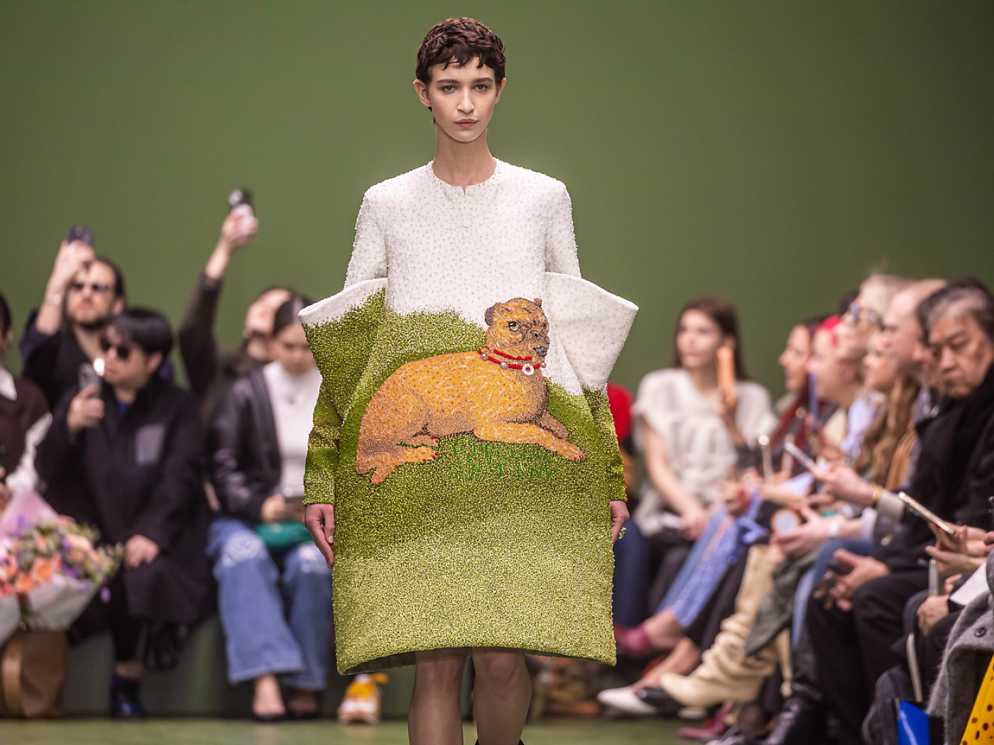 Loewe (LVMH): le duo McCollough-Hernandez remplace Anderson - SWI ...