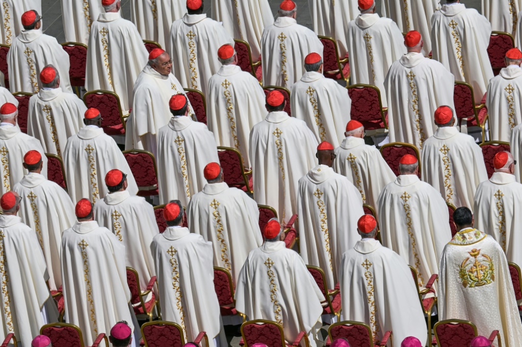 Conclave provoca frenesi e humor nas redes sociais - SWI swissinfo.ch