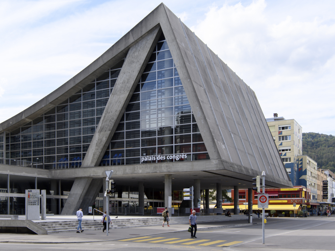 Mesures urgentes pour la survie de la CTS SA à Bienne - SWI swissinfo.ch