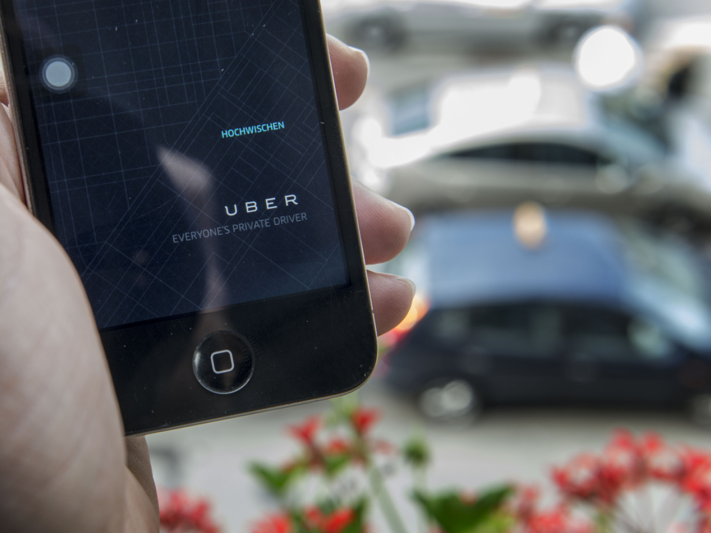 Fahrdienstvermittler Uber verlegt Schweizer Hauptsitz nach Luzern - SWI ...