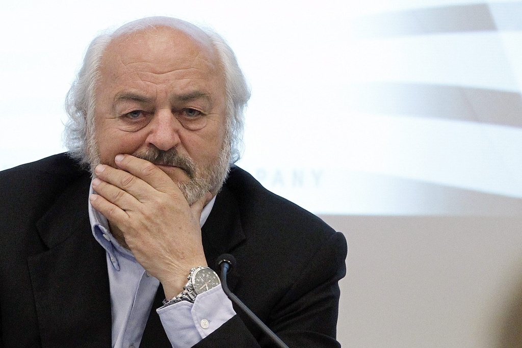 Heads roll at Sonova after share sale debacle - SWI swissinfo.ch