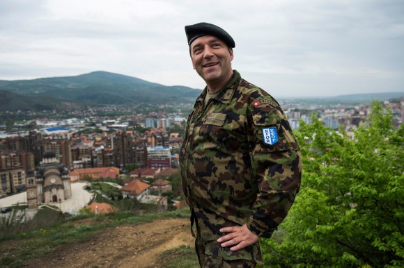 Smaller Swiss peacekeeping force to stay in Kosovo - SWI swissinfo.ch