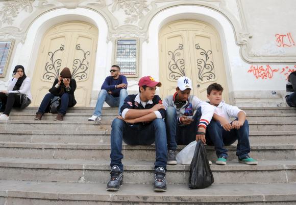 Swiss help empower young people in Tunisian slums - SWI swissinfo.ch