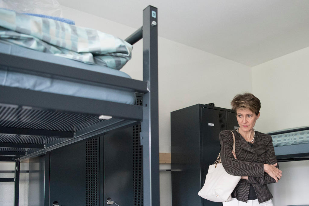 New federal asylum centre opens up - SWI swissinfo.ch