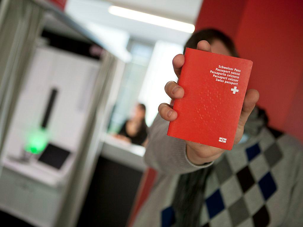 Naturalisation plus facile pour les immigrés de la 3e génération - SWI ...