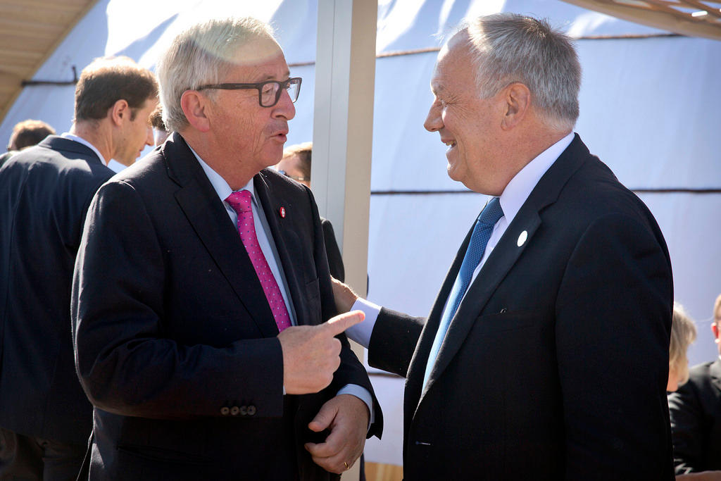 More Swiss-EU talks agreed to implement immigration caps - SWI swissinfo.ch