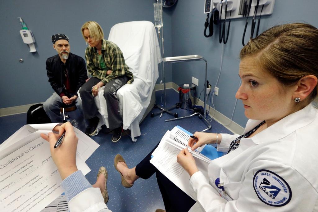 What can be done to boost doctors’ numbers? - SWI swissinfo.ch