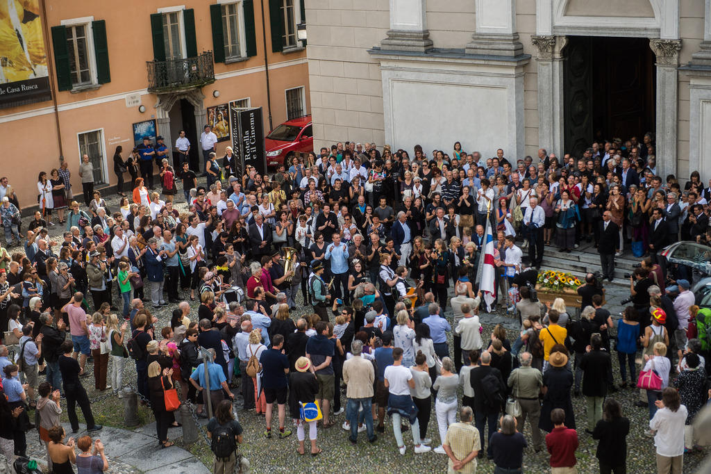 Memorial service held for famous Swiss clown - SWI swissinfo.ch