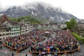 No e-vote counting at open-air assembly - SWI swissinfo.ch