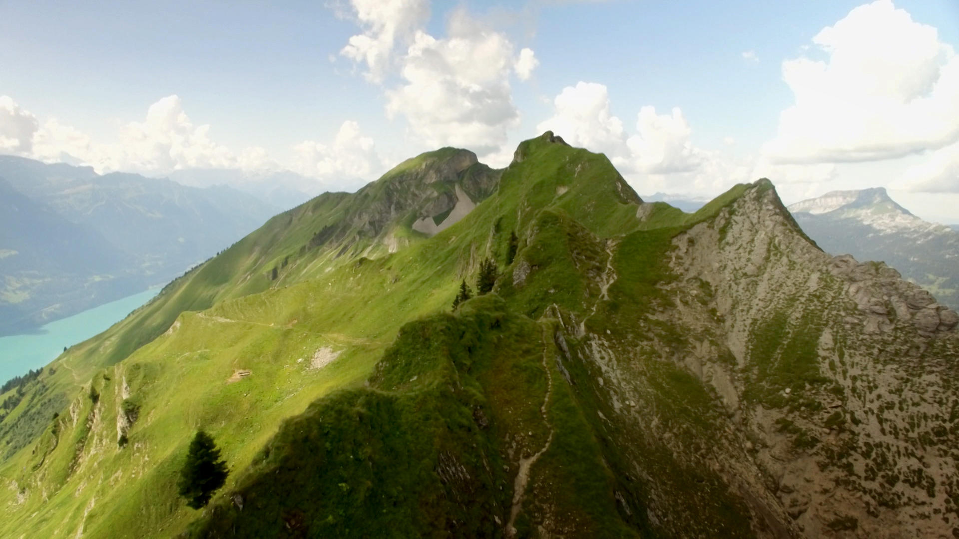 Ridge trail above Lake Brienz - SWI swissinfo.ch