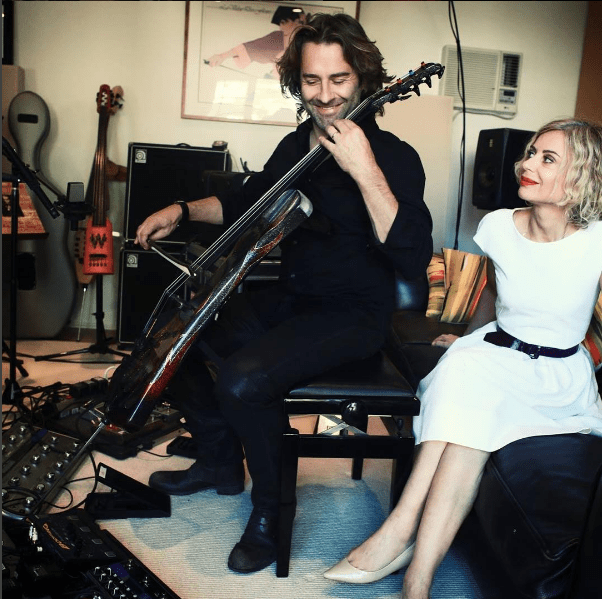 Swiss cellist helps wife become ‘superhuman’ - SWI swissinfo.ch