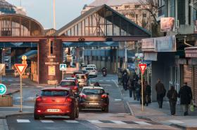 Cross-border workers in Geneva face bumpy ride - SWI swissinfo.ch