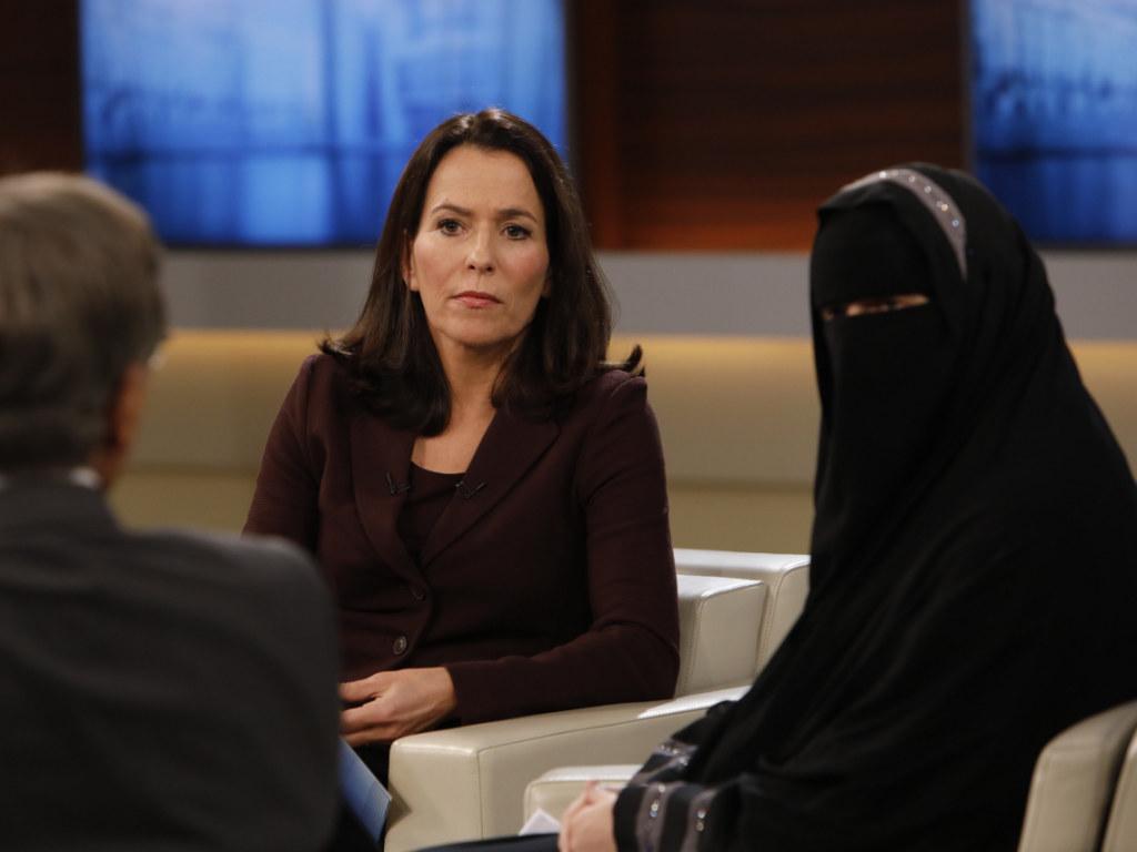 Schweizer Bundesanwaltschaft warnte ARD vor Auftritt von Nora Illi ...