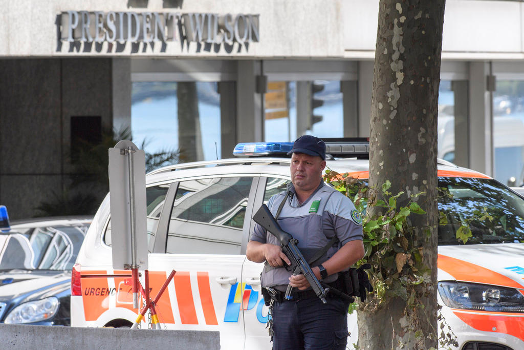 Police beef up firepower against terror threat - SWI swissinfo.ch