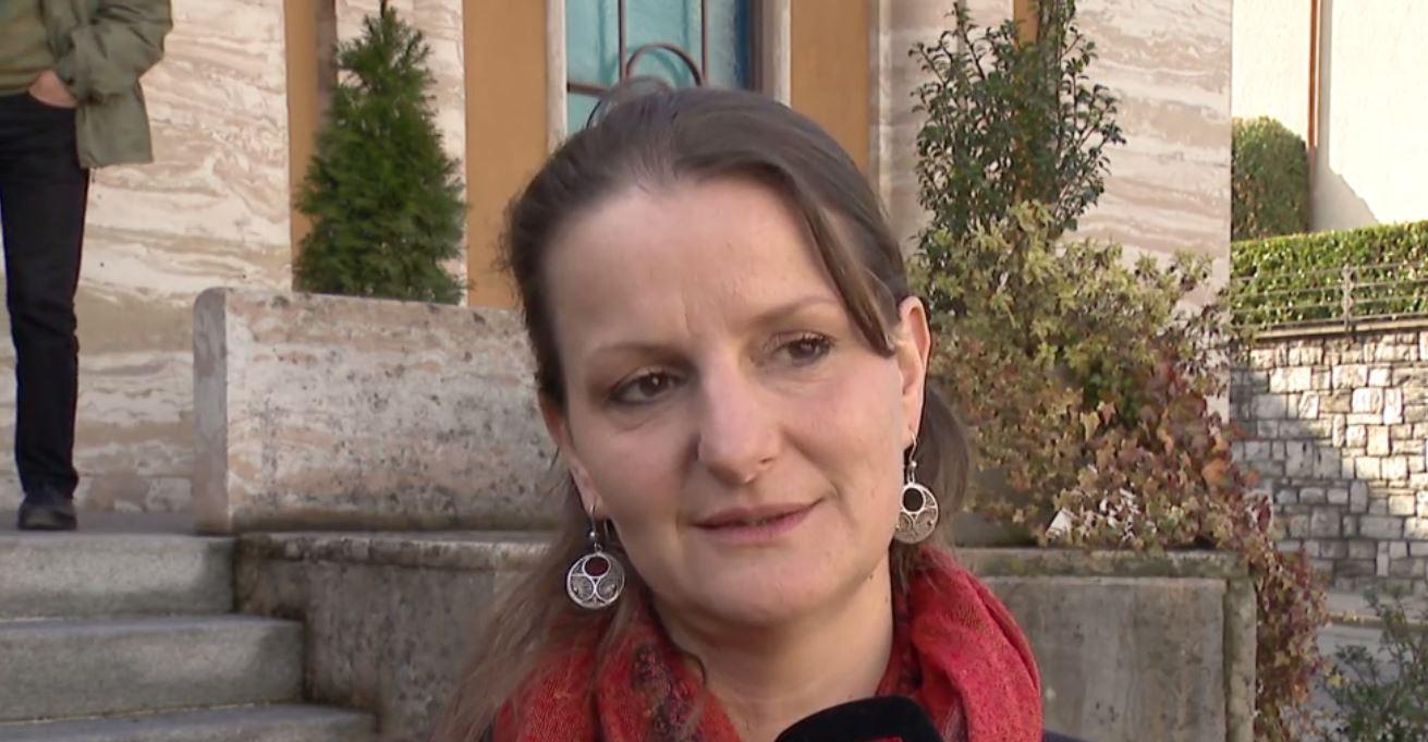 Bosia Mirra premiata per il suo aiuto ai rifugiati di Como - SWI ...