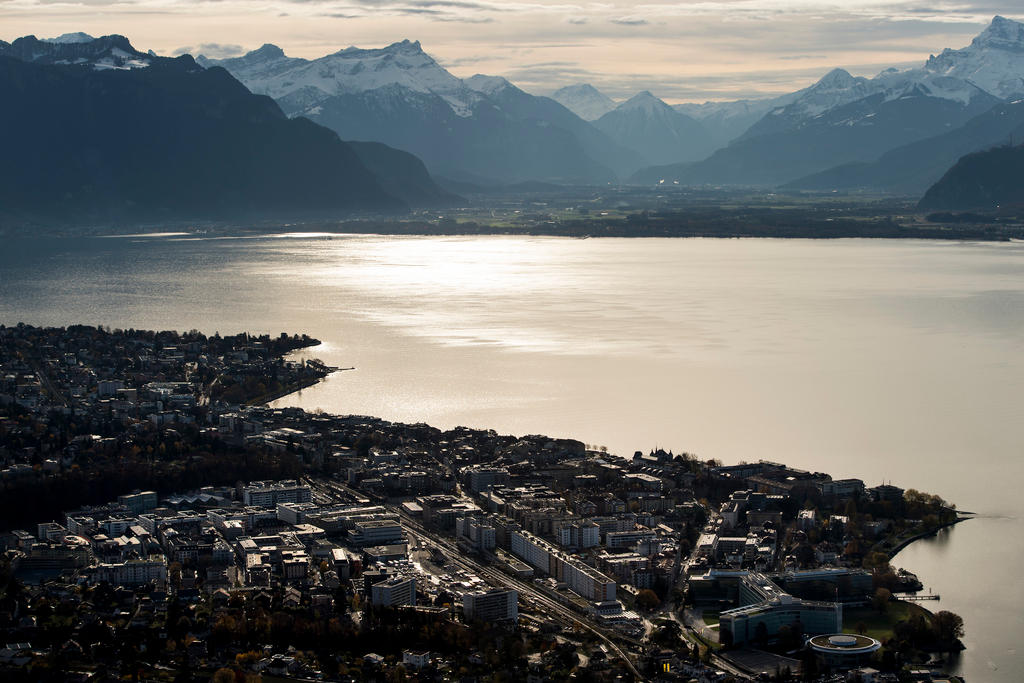 Stories making the Swiss Sunday papers - SWI swissinfo.ch