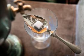 Suiza celebra el Día Nacional de la Absenta - SWI swissinfo.ch