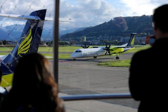 SkyWork lands its last ever plane in Bern Airport - SWI swissinfo.ch