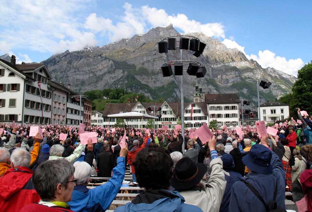 Direct democracy threatens the way we are governed - SWI swissinfo.ch