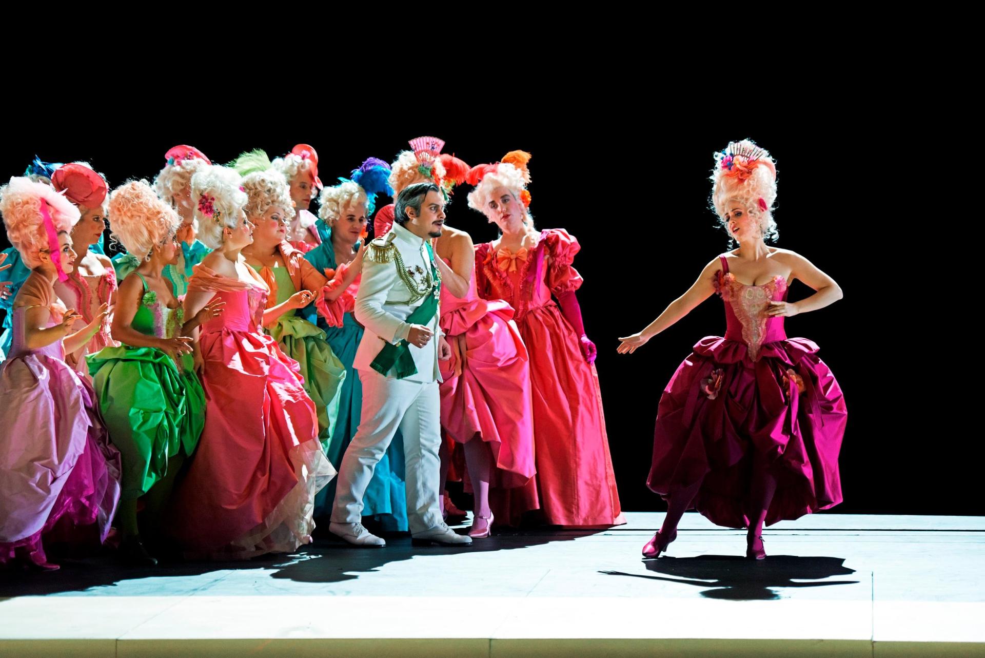 Zurich opera sells costumes ahead of carnival season - SWI swissinfo.ch