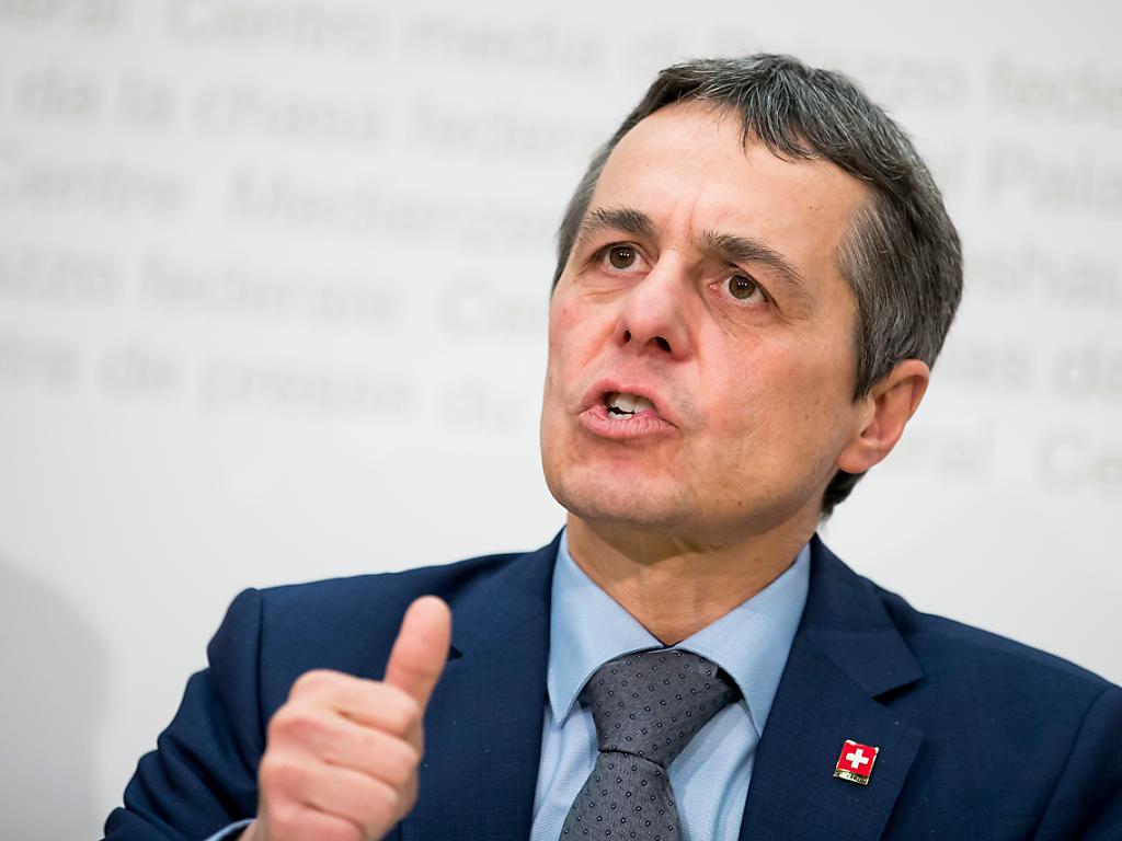 Ignazio Cassis a tiré le bilan de ses 100 premiers jours - SWI swissinfo.ch