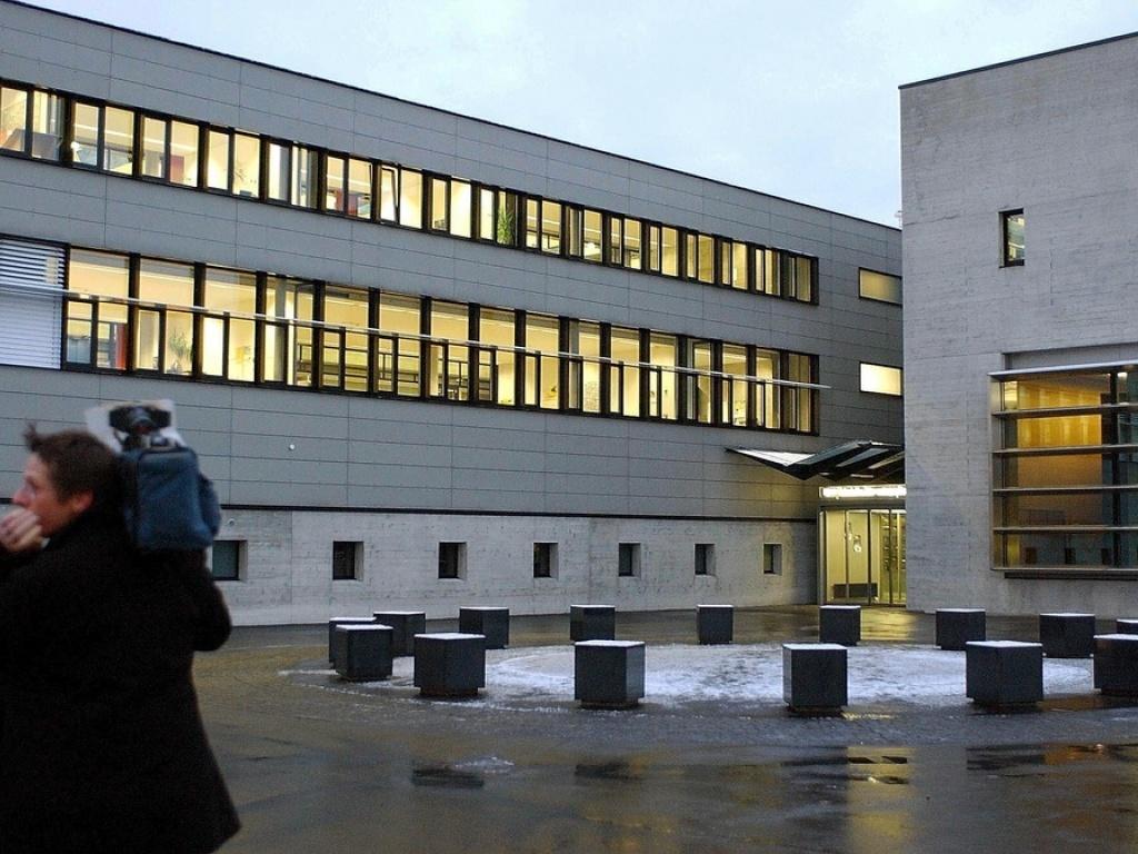 Vierfachmord von Rupperswil: Zuwenig Platz für alle Zuschauer - SWI ...