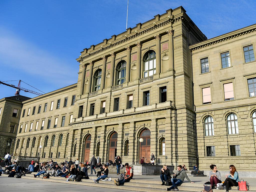 Plus de 31'000 étudiants inscrits dans les EPF à Lausanne et Zurich ...