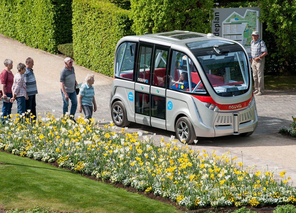 Geneva to test fleet of self-driving buses - SWI swissinfo.ch