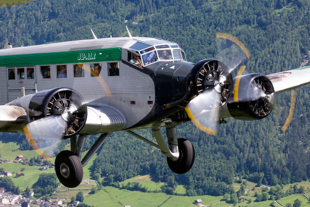 Future of vintage Ju-52 aircraft remains up in the air - SWI swissinfo.ch