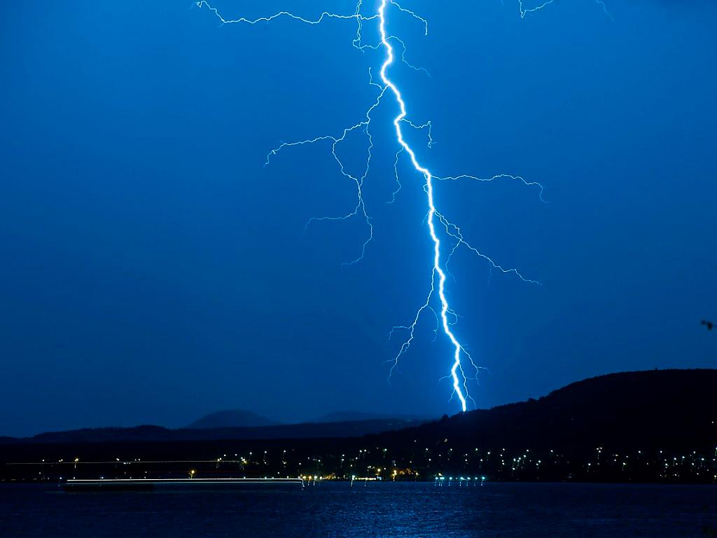 LU: fulmini feriscono due persone a Kriens e Lucerna - SWI swissinfo.ch