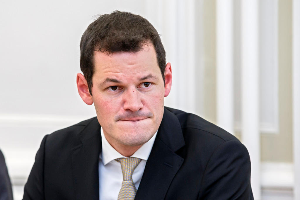 Maudet steps aside from Geneva presidency amid scandal - SWI swissinfo.ch