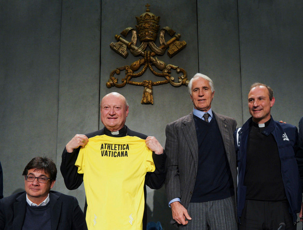 Vatican launches track team of Swiss Guards and nuns - SWI swissinfo.ch