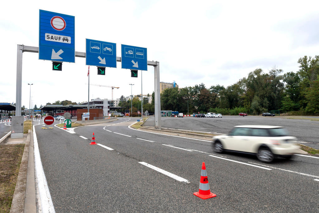 Declining trend of cross-border workers continues - SWI swissinfo.ch