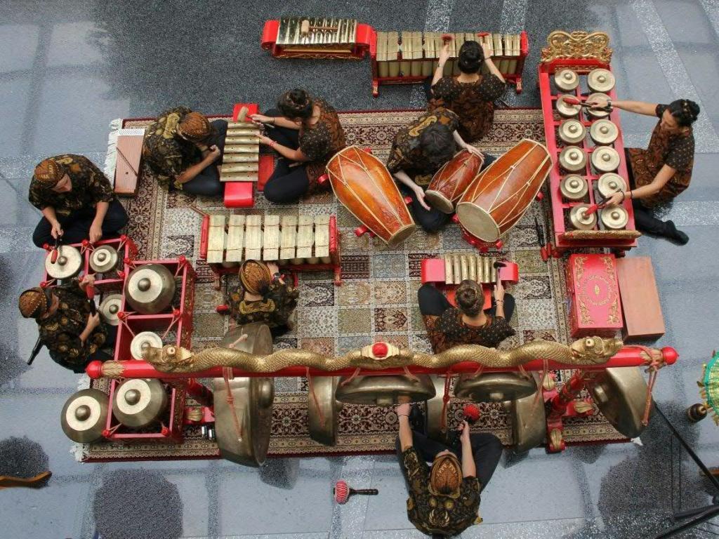 Le gamelan javanais au coeur d'un spectacle à Sion - SWI swissinfo.ch