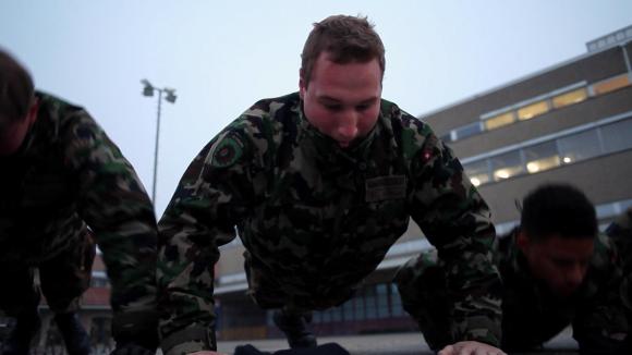 Swiss army considering admitting transgender recruits - SWI swissinfo.ch