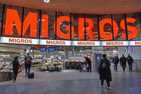 Migros to sell off Globus and other subsidiaries - SWI swissinfo.ch