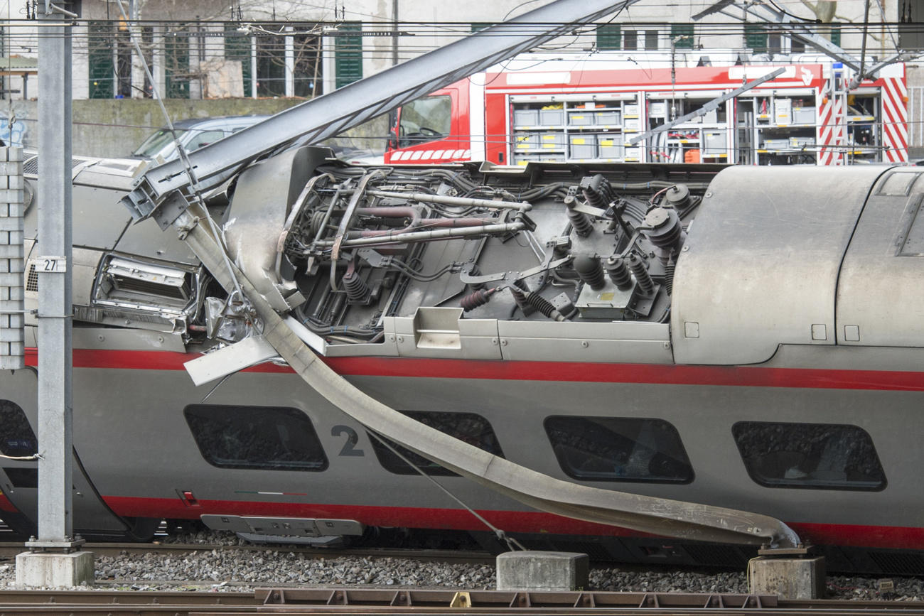 Lack of grease blamed for two Swiss train derailments in 2017 - SWI ...