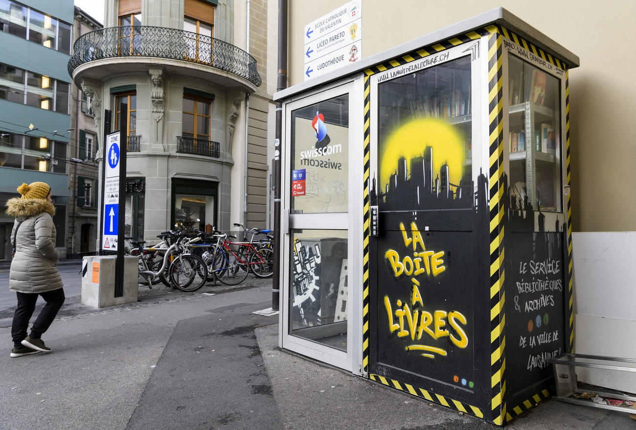 Switzerland's last phone booth is history - SWI swissinfo.ch