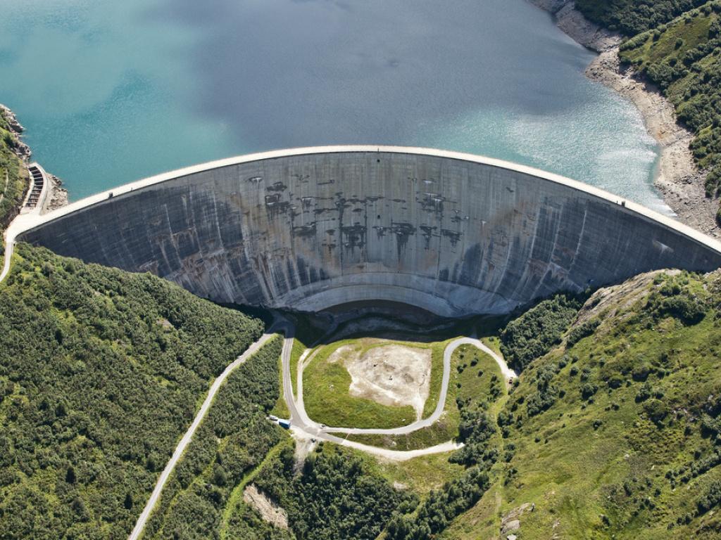 Des lacs de barrage pour exploiter l'eau des glaciers qui fondent - SWI ...